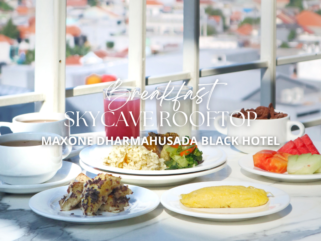 Breakfast di Rooftop Hotel Maxone Dharmahusada Black SBY - Hotelicius